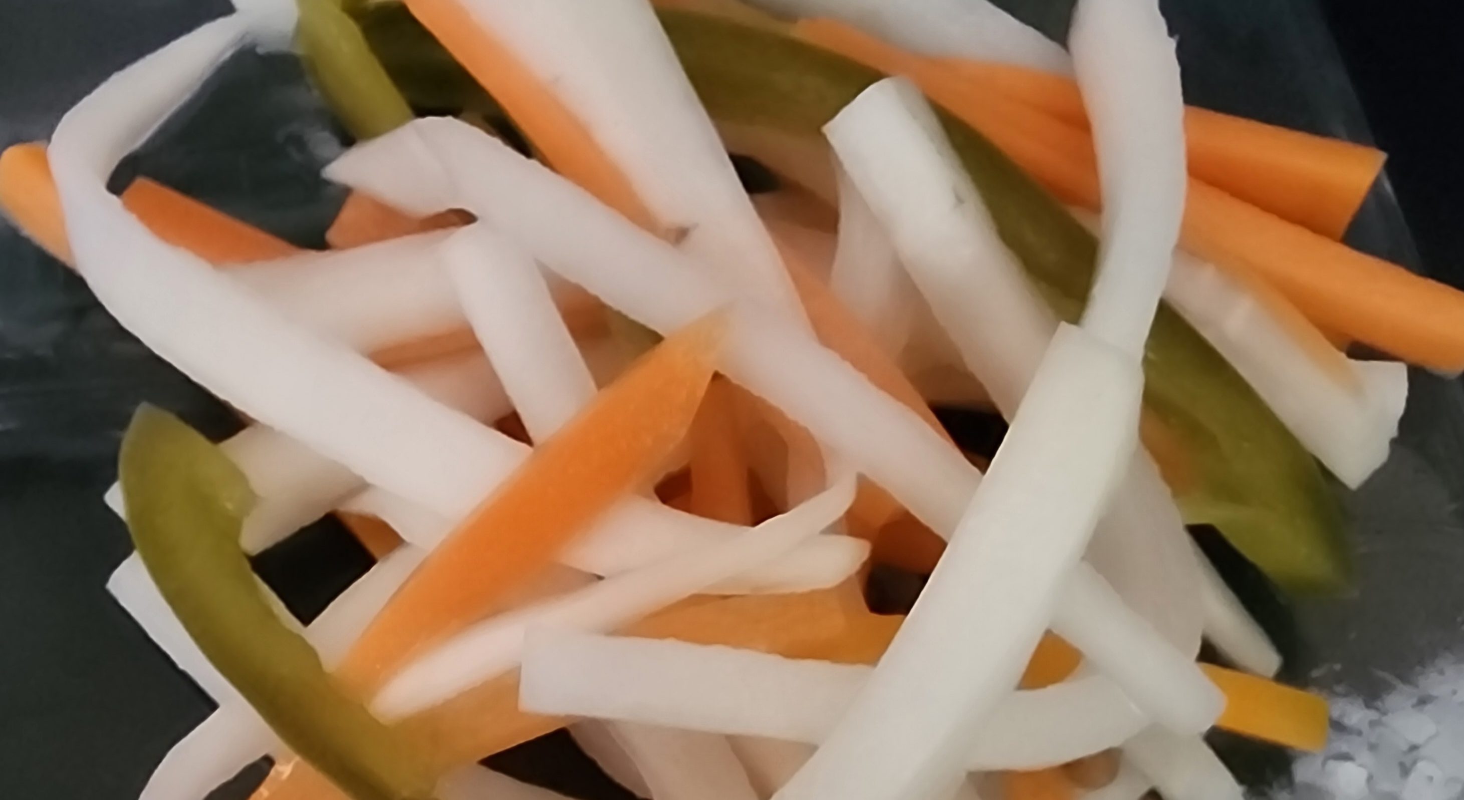 Encurtido de rábano, zanahoria y chile – HolMedVita